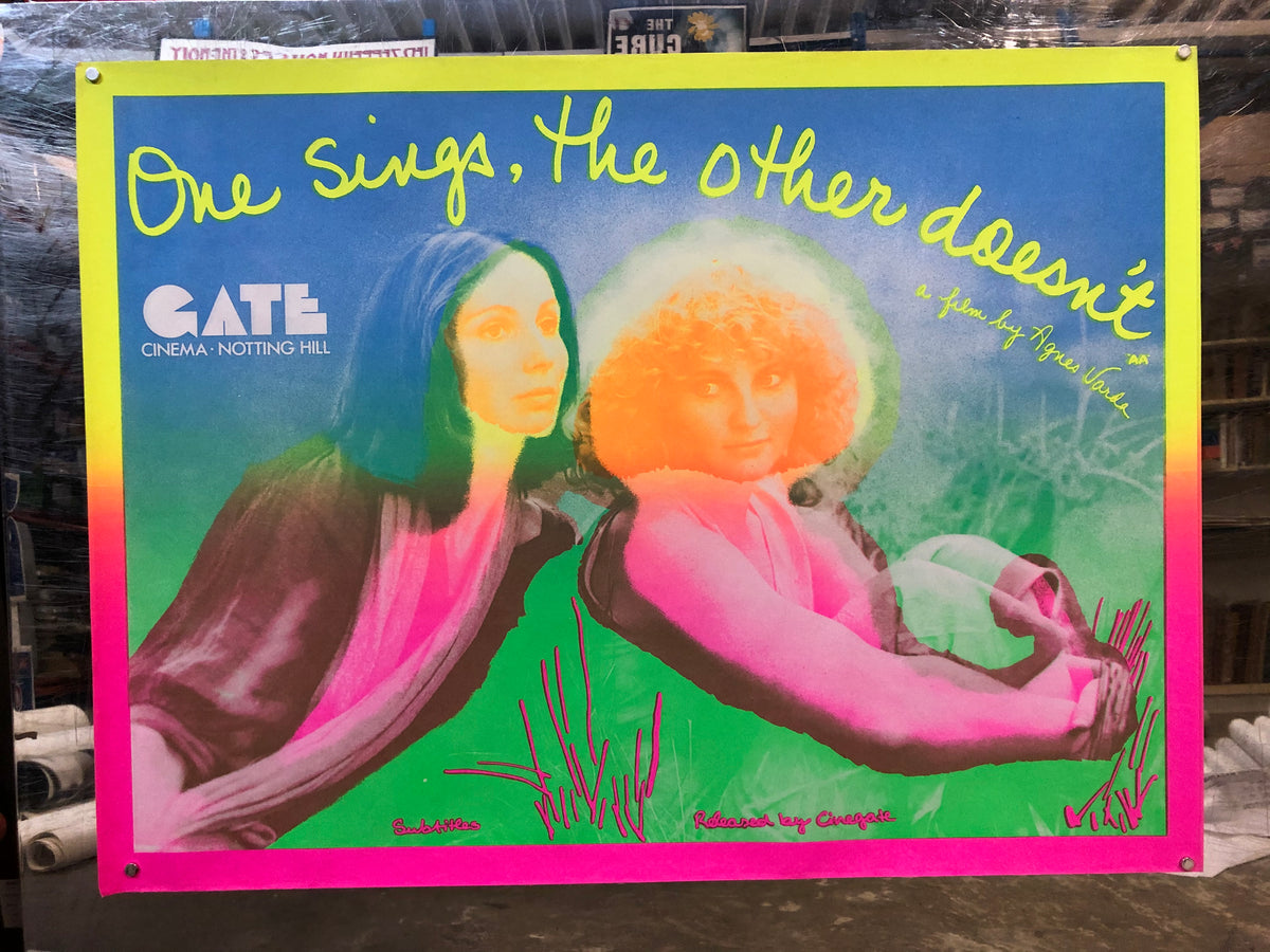 One Sings the Other Doesn't, 1977 – Vintage Magazine Company